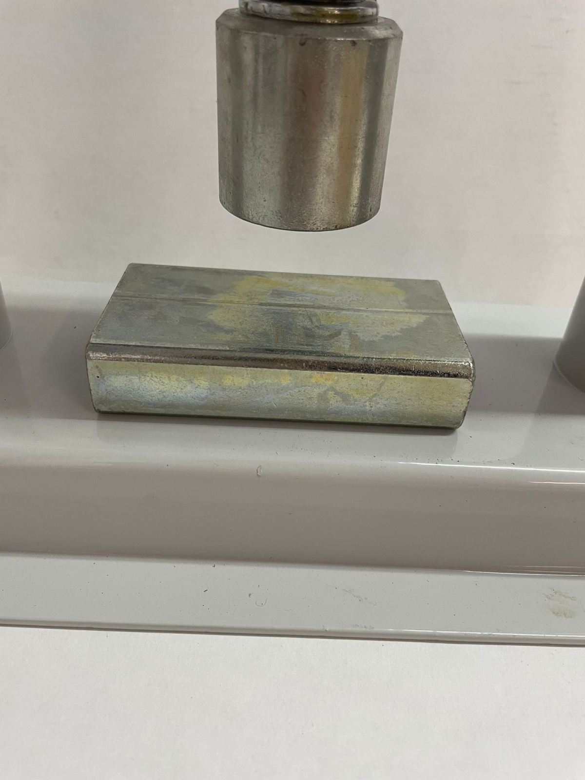 ESTRATTORE gomma siliconica stampo da staffa / Extractor to remove ...